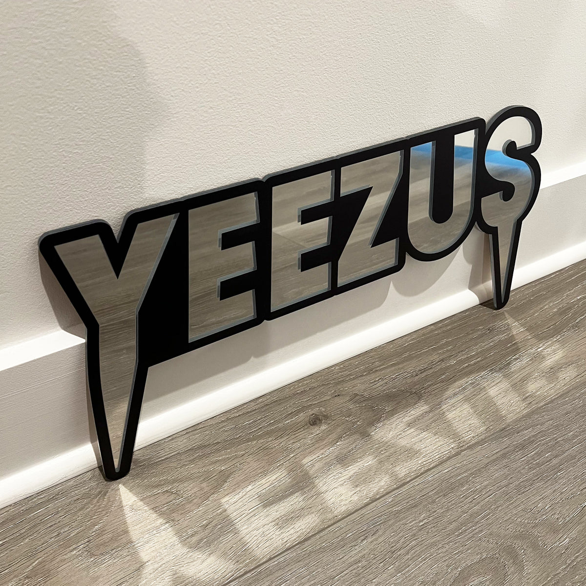 Yeezus Mirror – Versili
